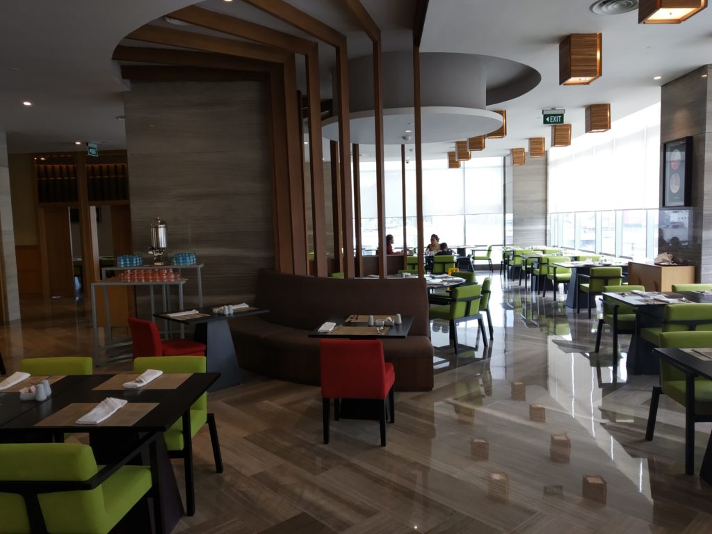 Hotel Review: Holiday Inn & Suites Jakarta Gajah Mada - PinterPoin