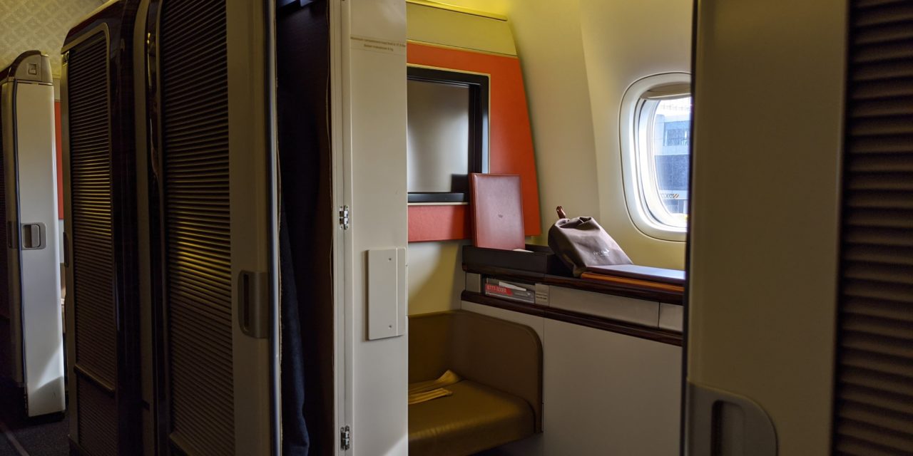 Panduan Lengkap Garuda Indonesia First Class - PinterPoin