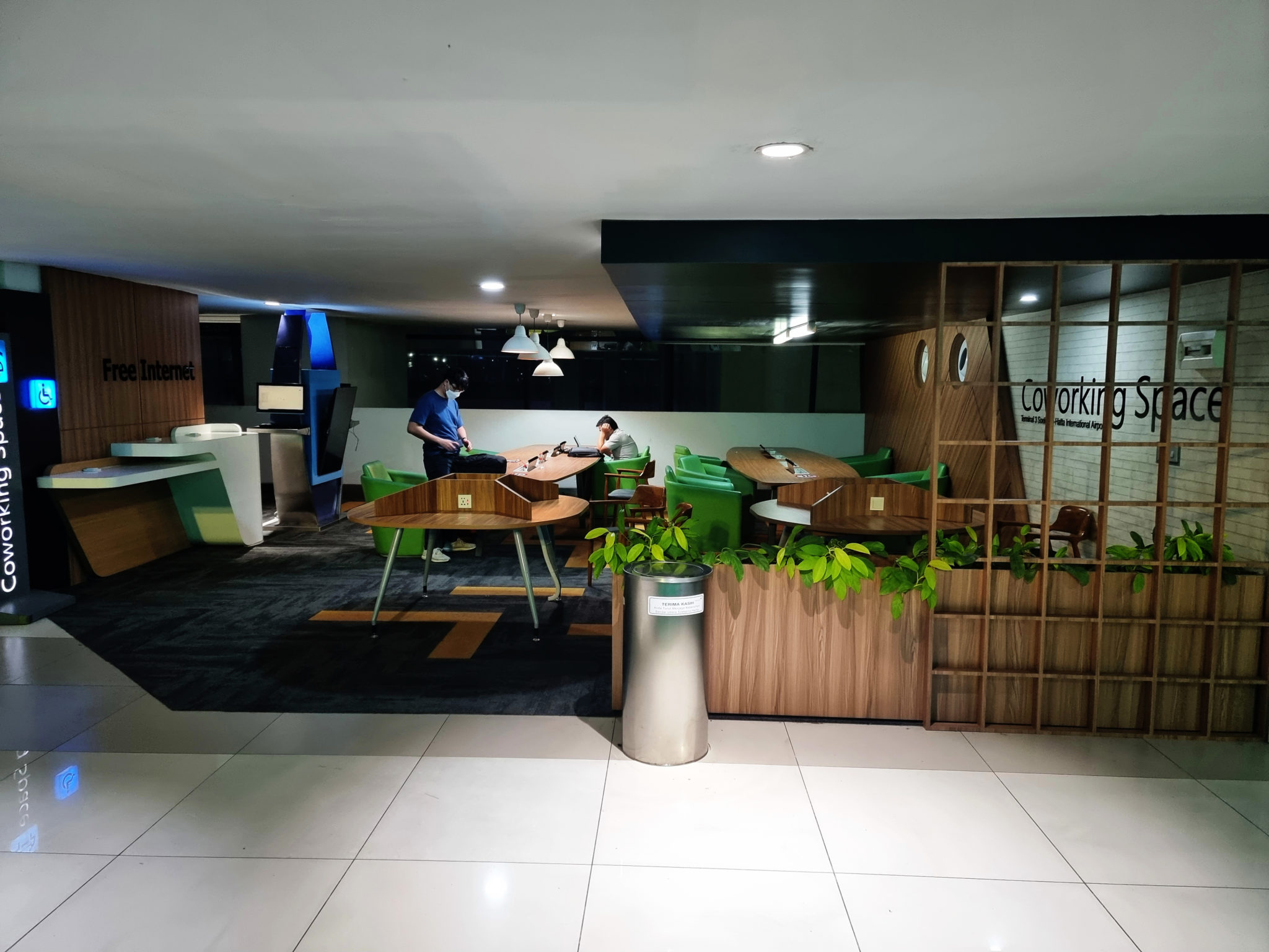 Flight Review: TransNusa Economy Class Jakarta - Bali (Penerbangan ...