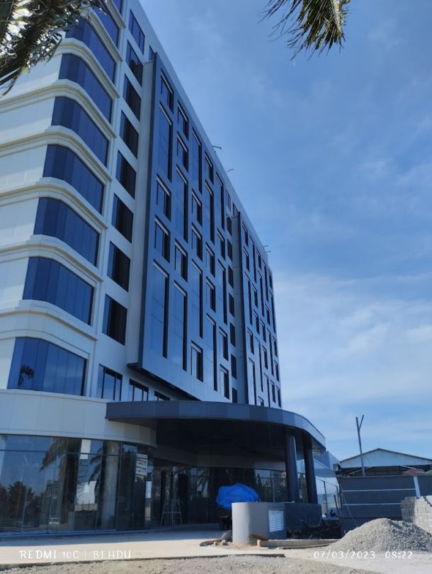 Wow: Manado Marriott, Luxury Collection Labuan Bajo, Four Points Bintan ...